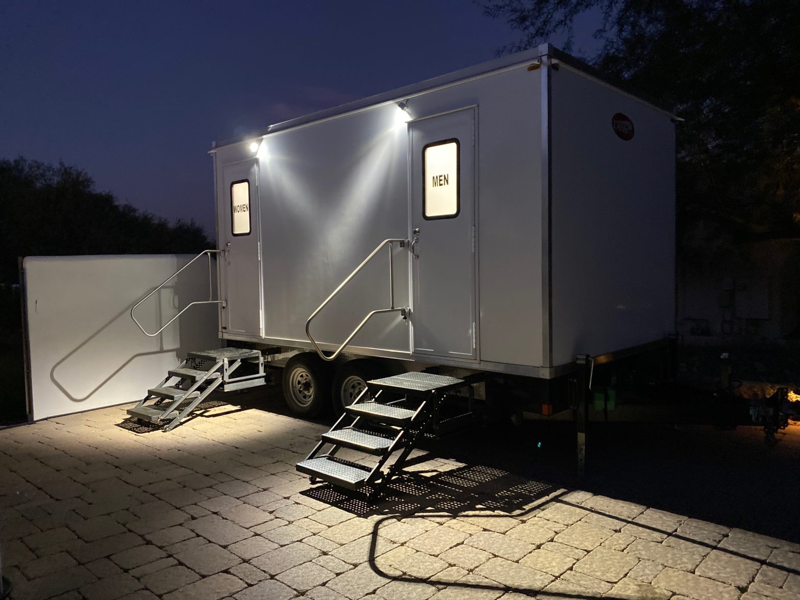 Luxury Restroom Trailers | Restroom Trailer Rentals in CA